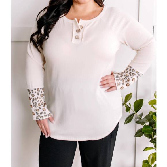 7th Ray | Tops | New 7th Ray Button Front Pointelle Henley With Leopard ...